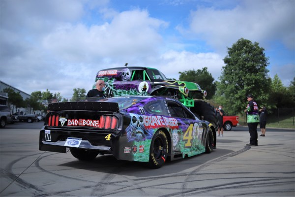 No. 4 Grave Digger Nascar – DEMARAS RACING